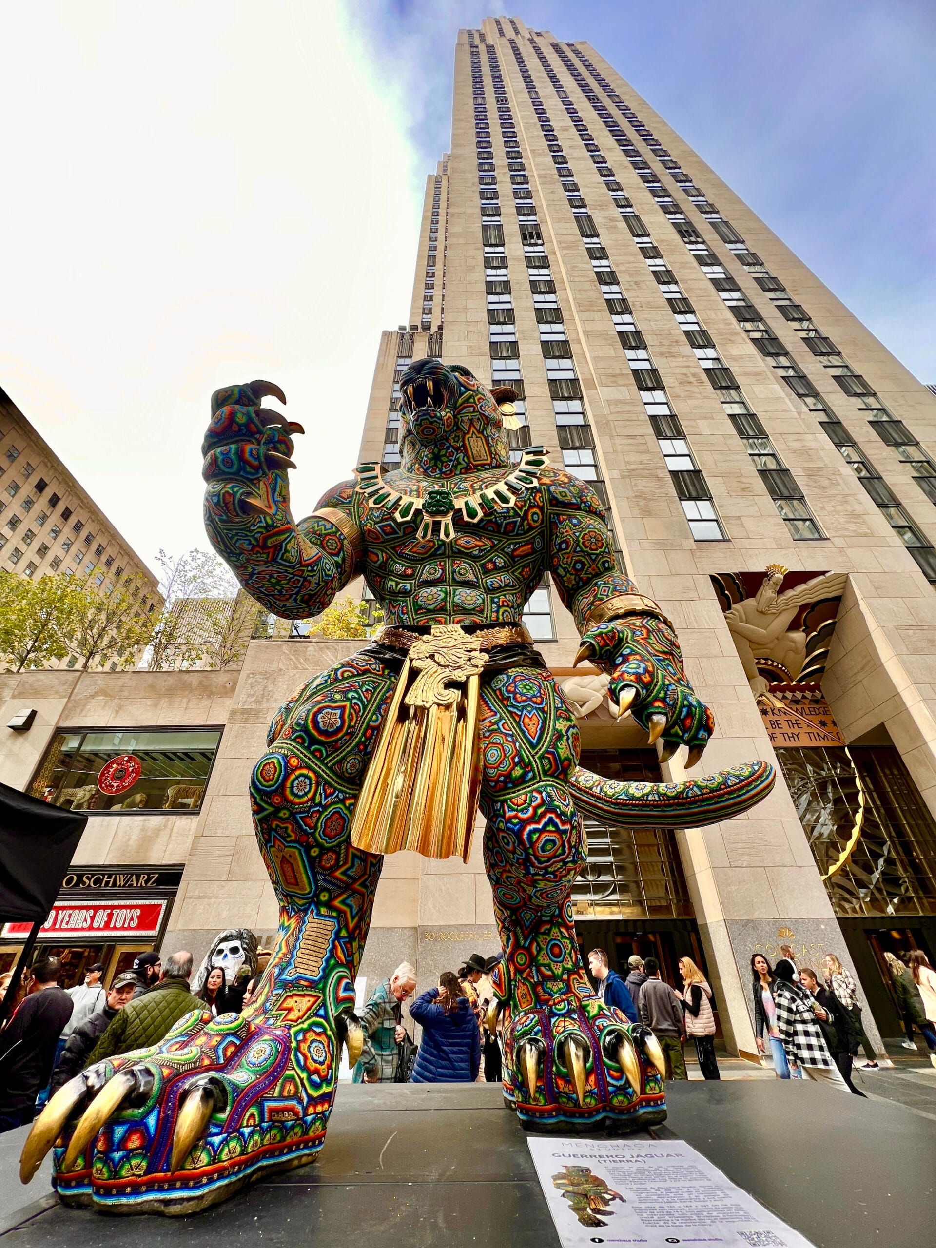 César Menchaca trae calaveras y dioses al Rockefeller Center | La Guía ...